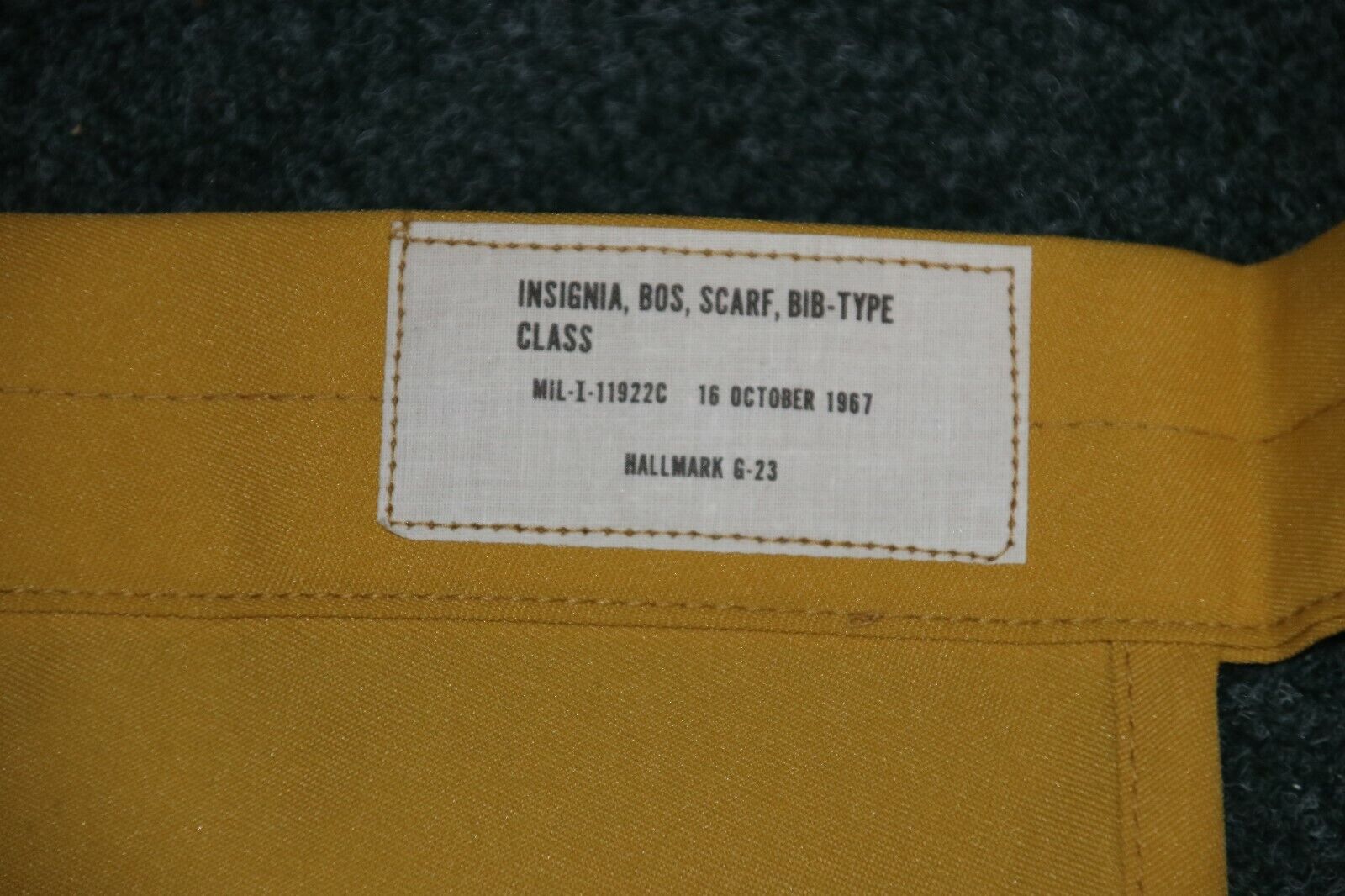 ORIGINAL US ARMY VIETNAM DATED PERIOD AIR CAVALRY YELLOW BIB SCARF 1967 ...
